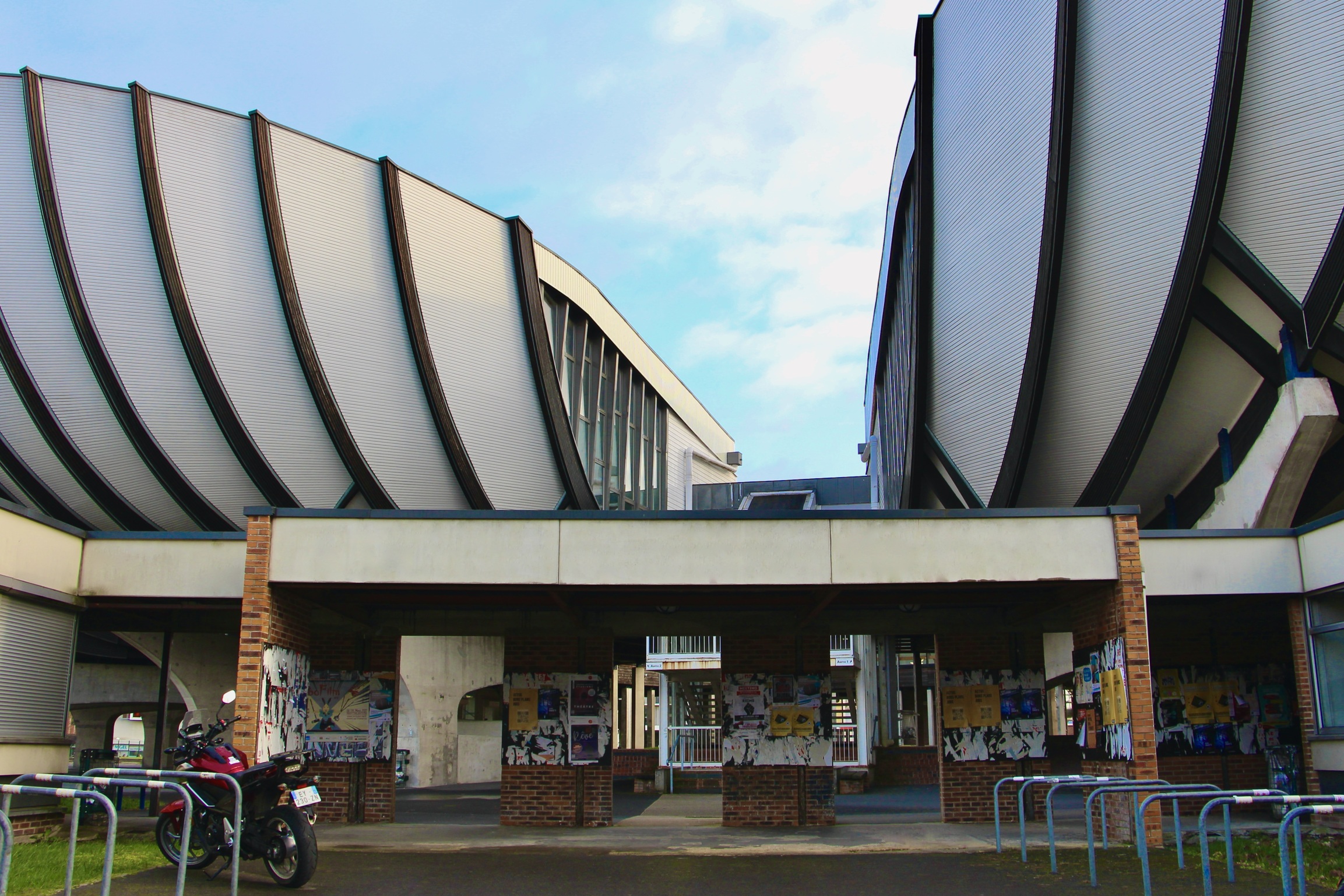 Four Interesting Ways Our French University Campus Surprised Us – The ...